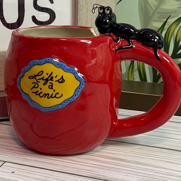 Kitchen | 32 Red Coffee Mug Red Cup With Black Ant | Poshmark